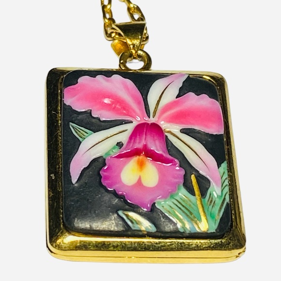 Toshikane | Jewelry | Vintage Toshikane Orchid Porcelain Pendant Locket ...